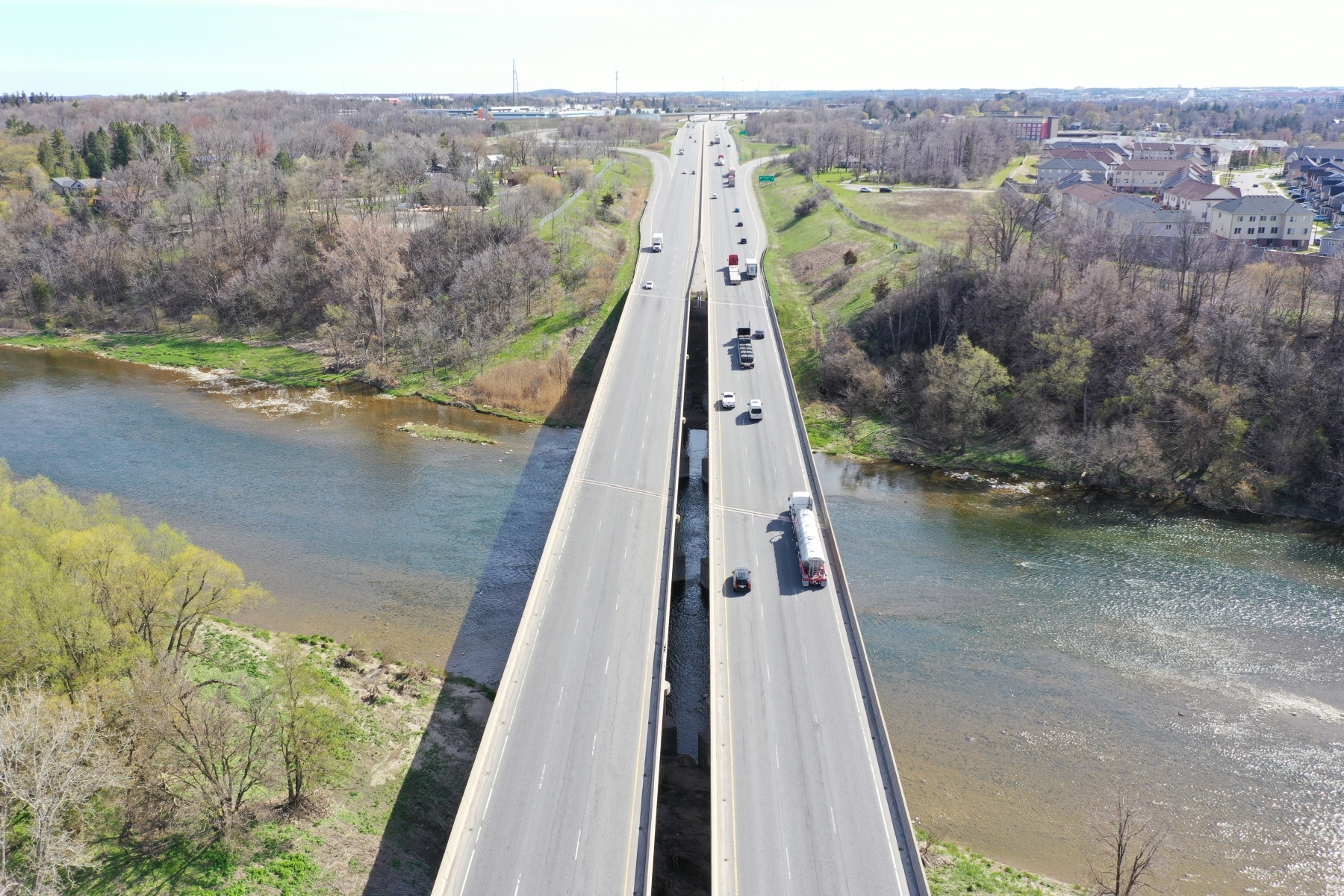 Pictures – Highway 401 Grand River